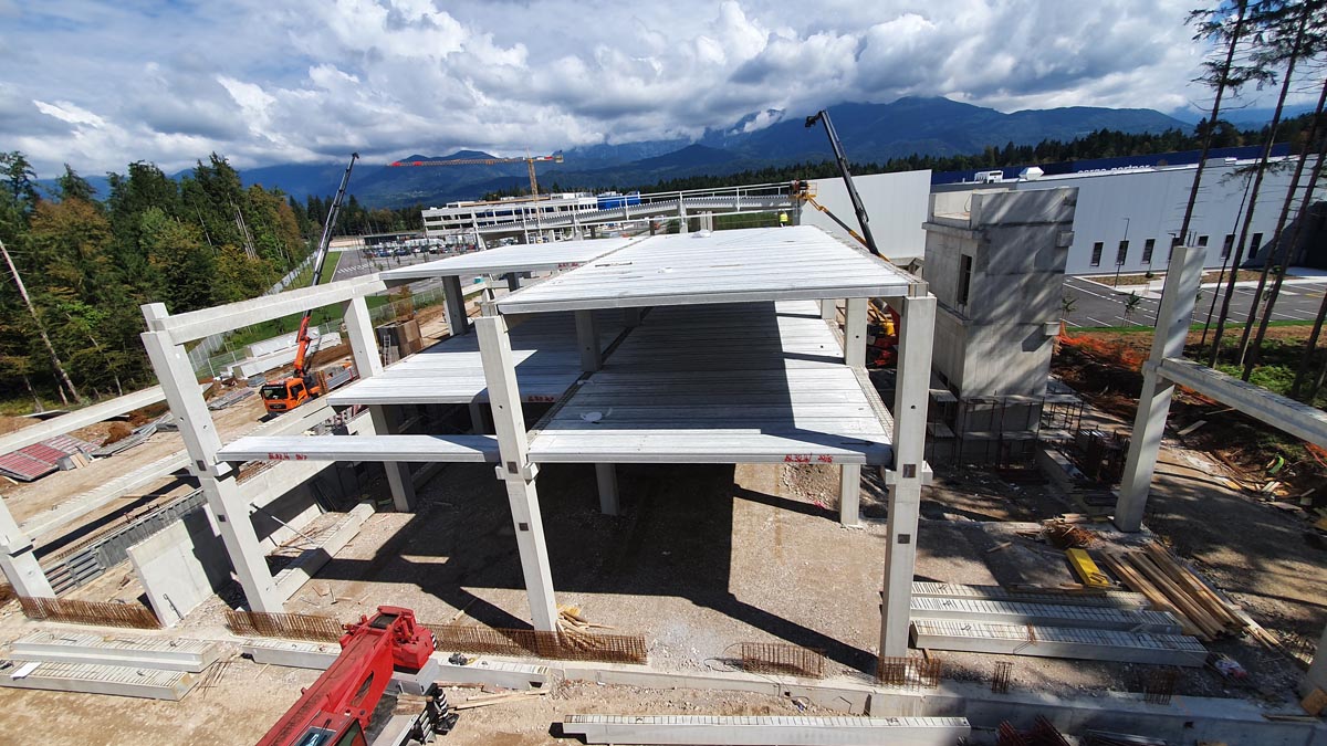 Blažič, Zgornji Brnik – 5.040 m² + 2.550 m² votle plošče